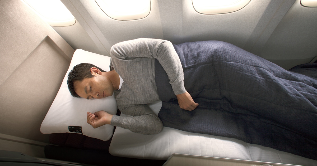 JAL International Flights Business Class - Inflight Service