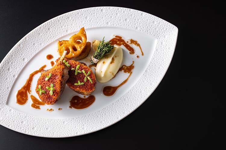 JAL |〔JAL・Visa Card/JAL Life StatusプログラムにてStarグレードをお持ちのお客さま〕ミシュランプライベートディナーご招待特典