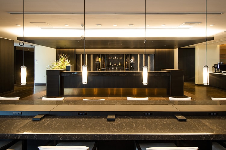 JAL | Tokyo International Airport [Haneda] JAL First Class Lounge