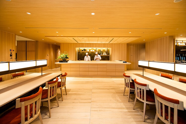 JAL | Tokyo International Airport [Haneda] JAL First Class Lounge